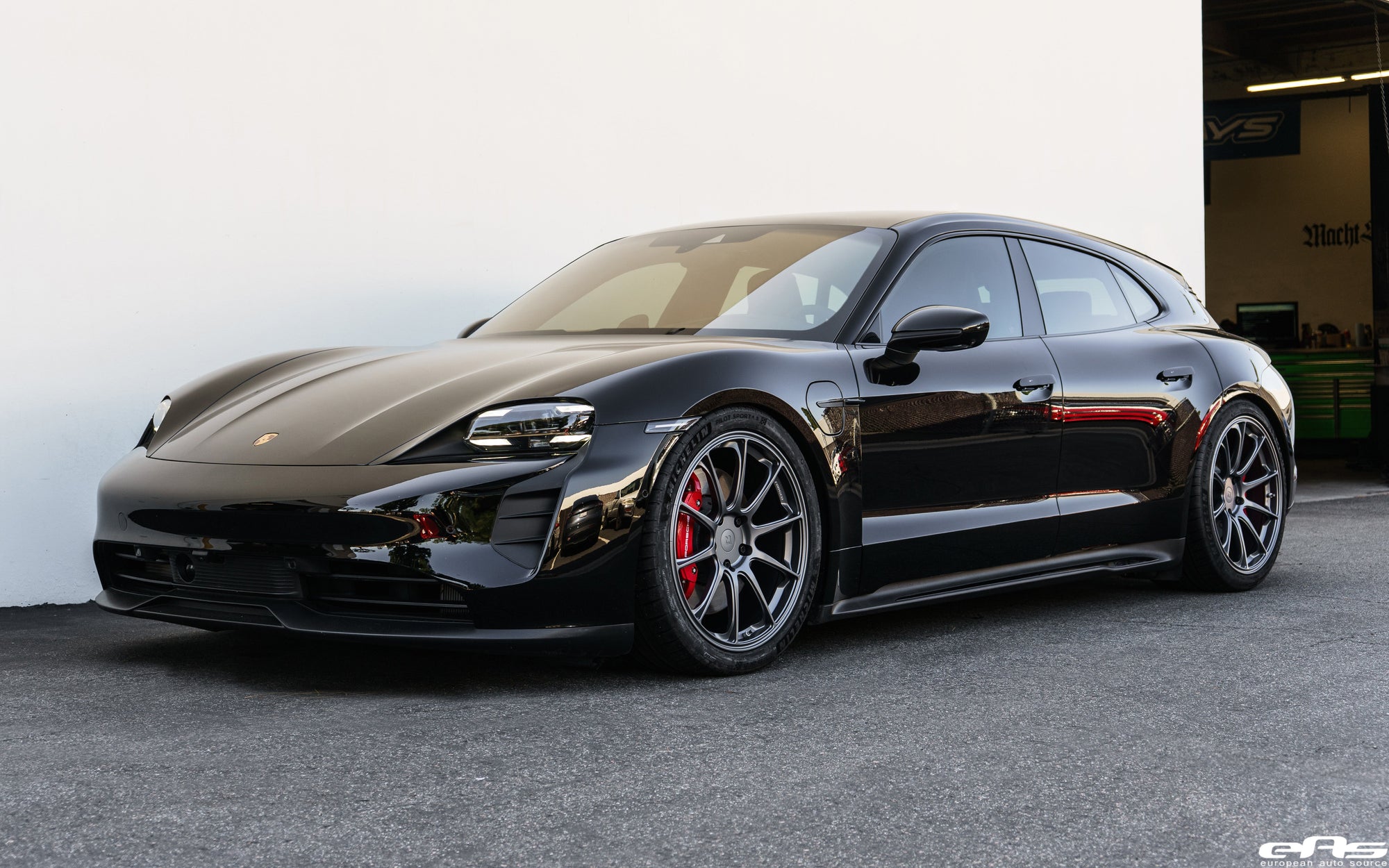 Porsche Taycan GTS - Titan 7 T-R10 – european auto source