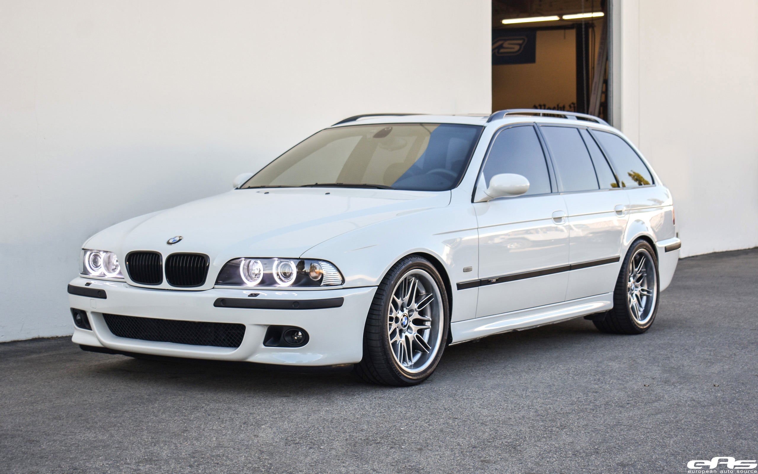 Throwback: Alpine White E39 M5 Touring Conversion – european auto source
