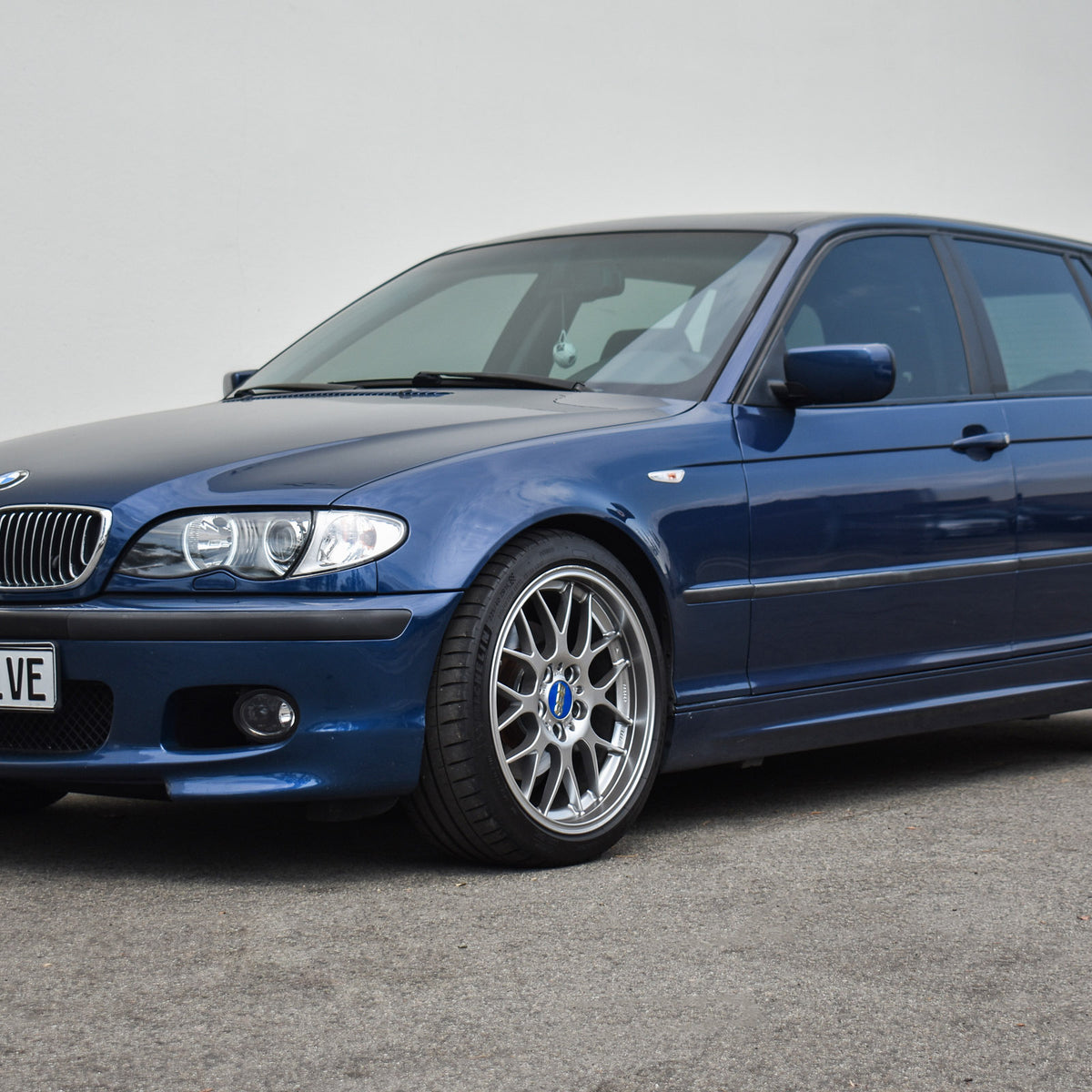 Throwback: Mystic Blue E46 325xi Touring (S54 Swapped) - Recaro Speed ...